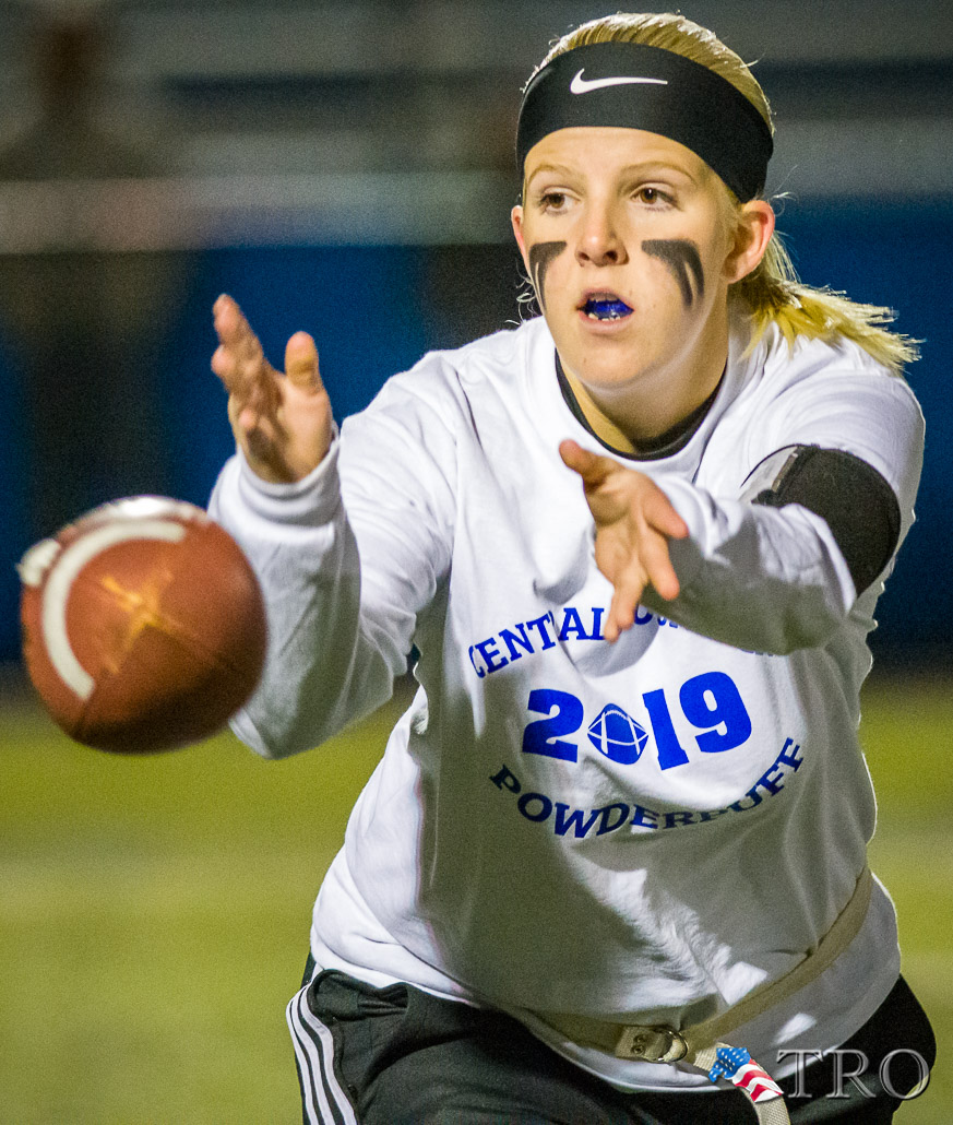 Late Kick Propels Junior Class in Annual Powder Puff Classic – The ...