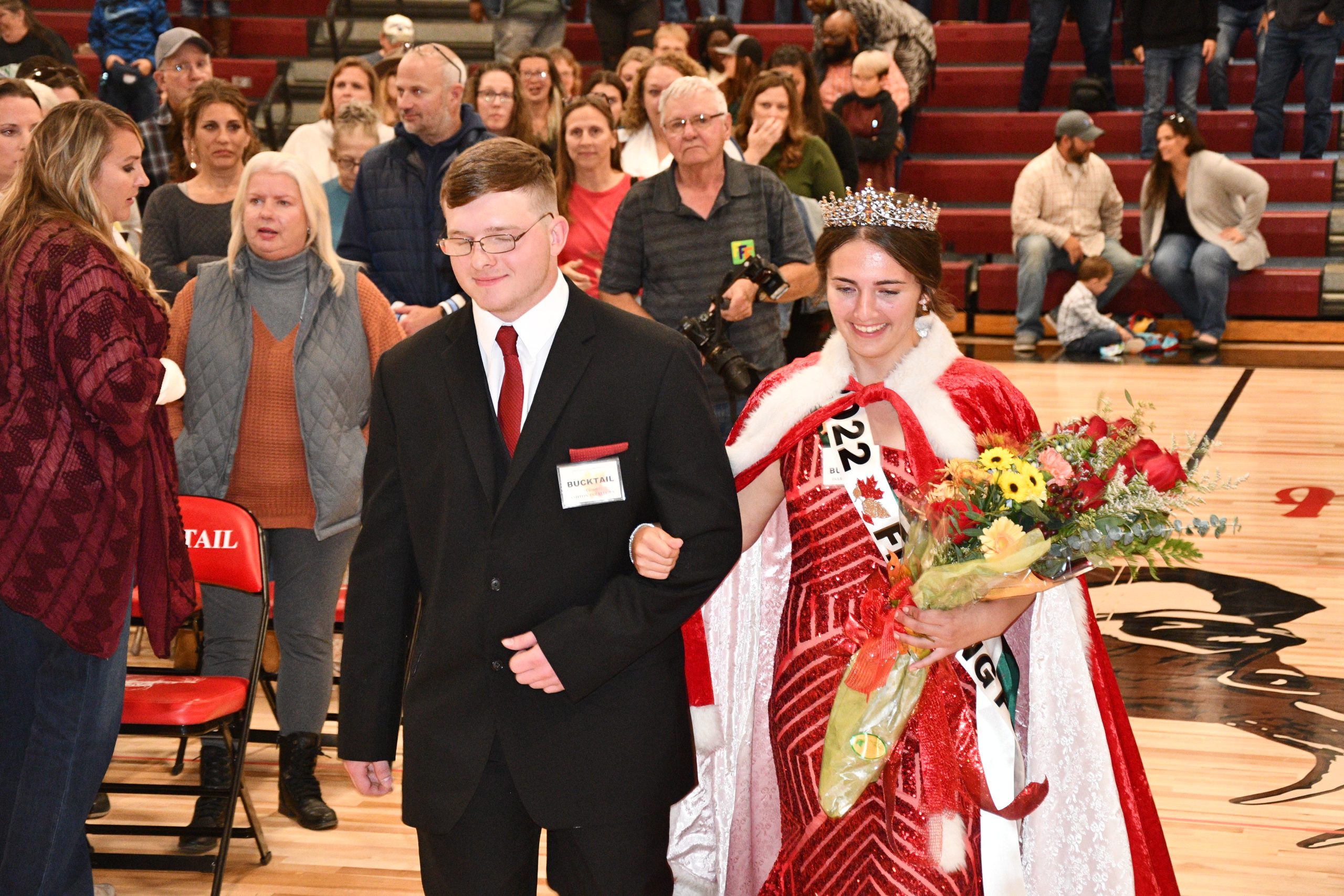 Miss Bucktail Isabella English crowned 2022 Flaming Foliage Queen – The ...