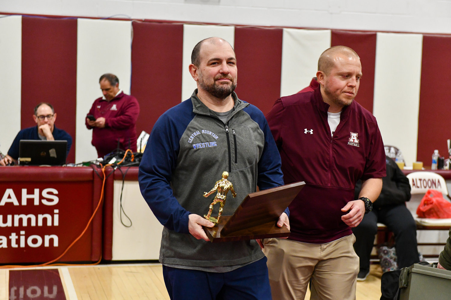 Wildcat upper weights pull out District 6 title; advance 10 wrestlers ...